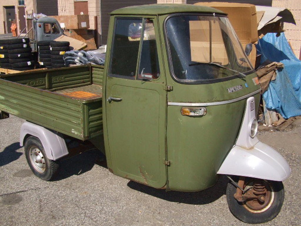 K.J. JOHNSON | Bayfield, Ontario, Canada | Piaggio Apes - P501 - P601