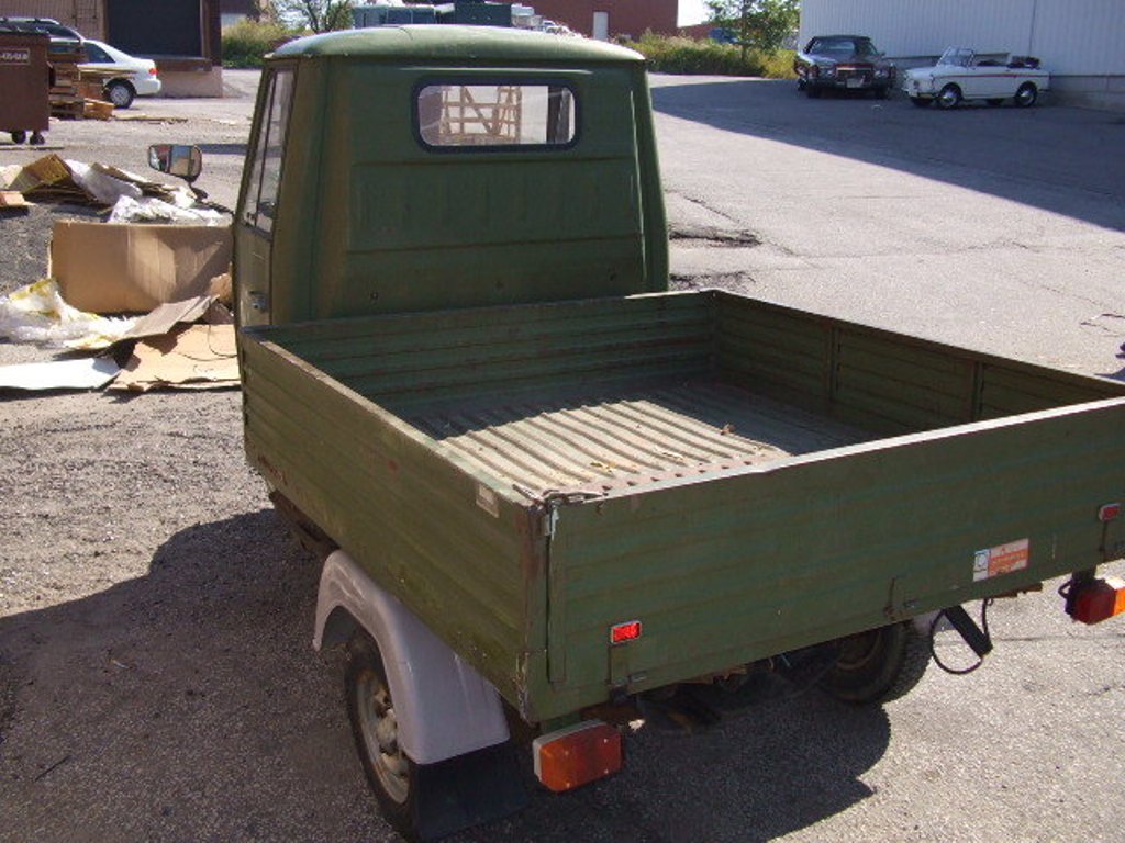 K.J. JOHNSON | Bayfield, Ontario, Canada | Piaggio Apes - P501 - P601